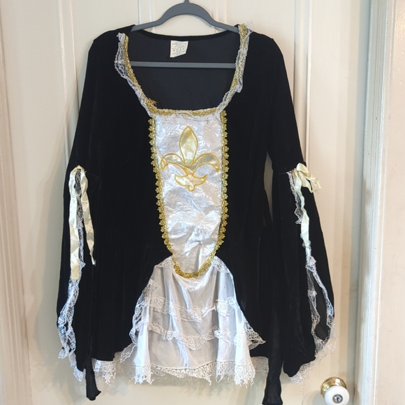 Spirit | Other | Spirit Halloween 3 Musketeer Costume Used Once | Poshmark